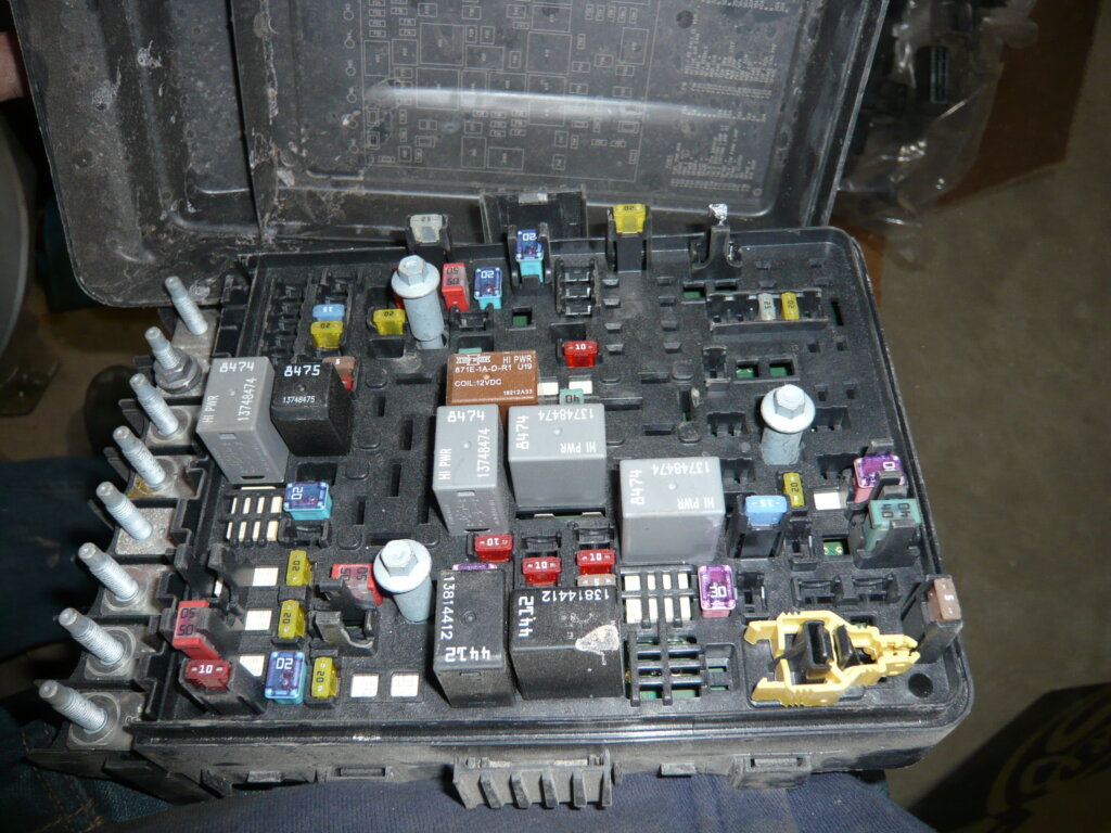5.7L – Fuse Box – PDC – 2019 – 68312090AD – Gas – Used – One Stop Goat Shop