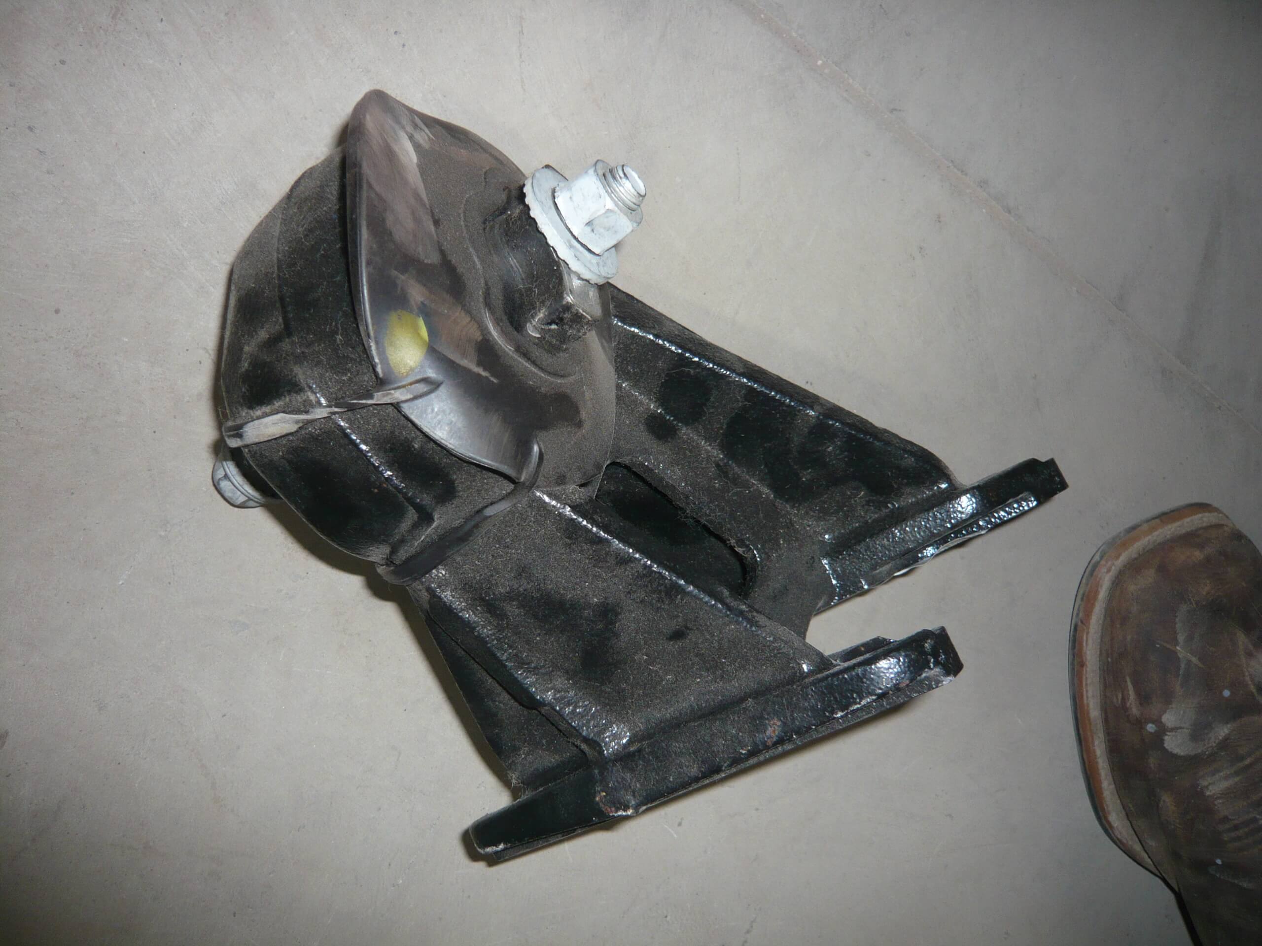 3.6L – Left Side Motor Mount – RWD – 68159627AF – New Take Off – One ...