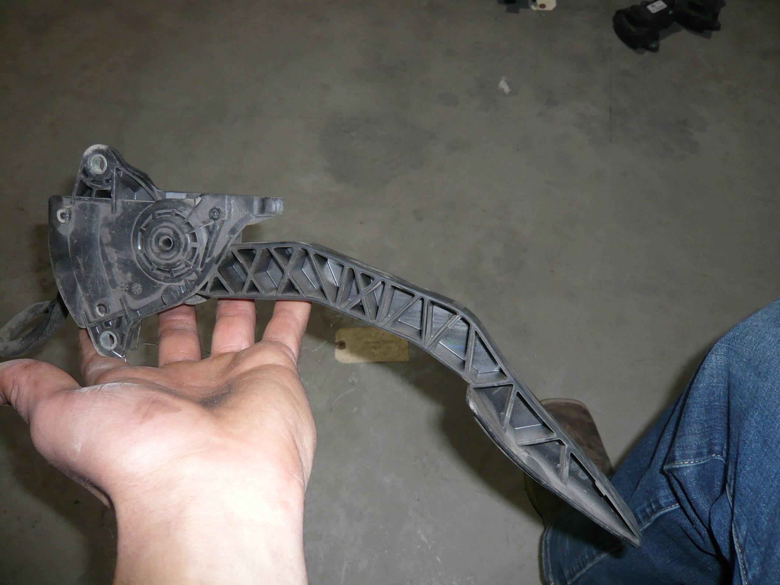 Gas Pedal – Throttle Position Senor – 2005 – 2006 – 1500 – 2500 – 3500 ...